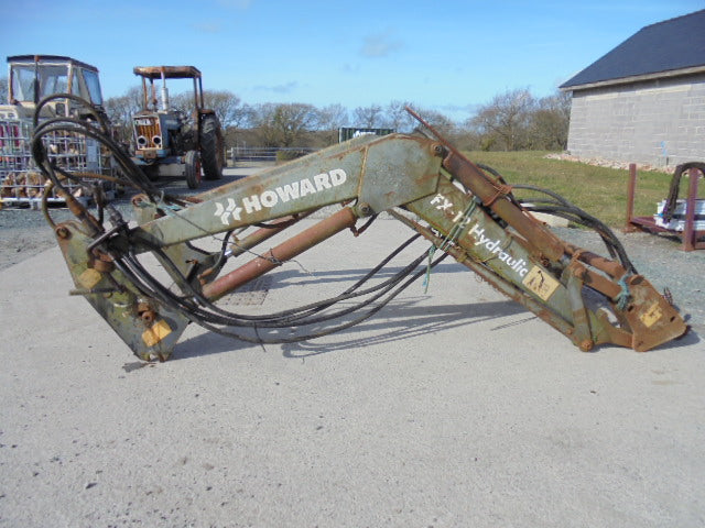 HOWARD FX12 LOADER WITH FORD 10/30 4wd SERIES BRACKETS – Gwynedd Farm ...
