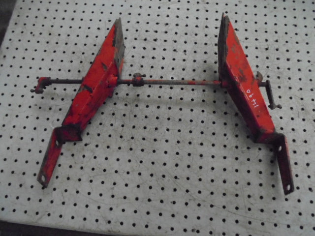 For DAVID BROWN 1490 THROTTLE CROSS SHAFT & MOUNTING BRACKETS under ca ...