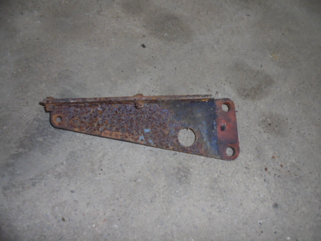 For LEYLAND 344 FOOT STEP BRACKET LH – Gwynedd Farm Machinery Ltd