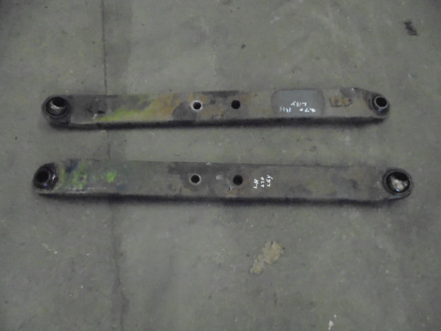 For LEYLAND 270 272 PAIR HYDRAULIC ARMS – Gwynedd Farm Machinery Ltd