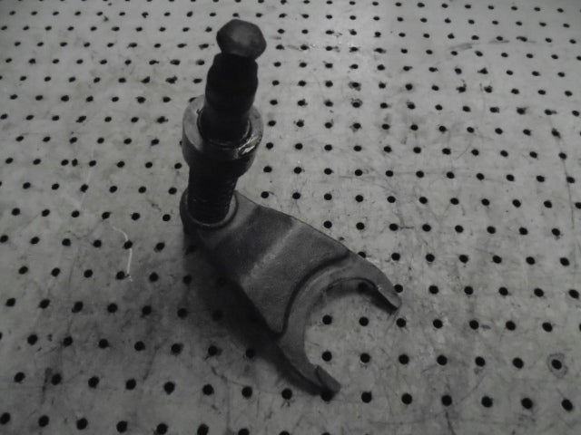 For MASSEY FERGUSON 390 DIFF LOCK ENGAGING FORK & PISTON – Gwynedd Farm ...