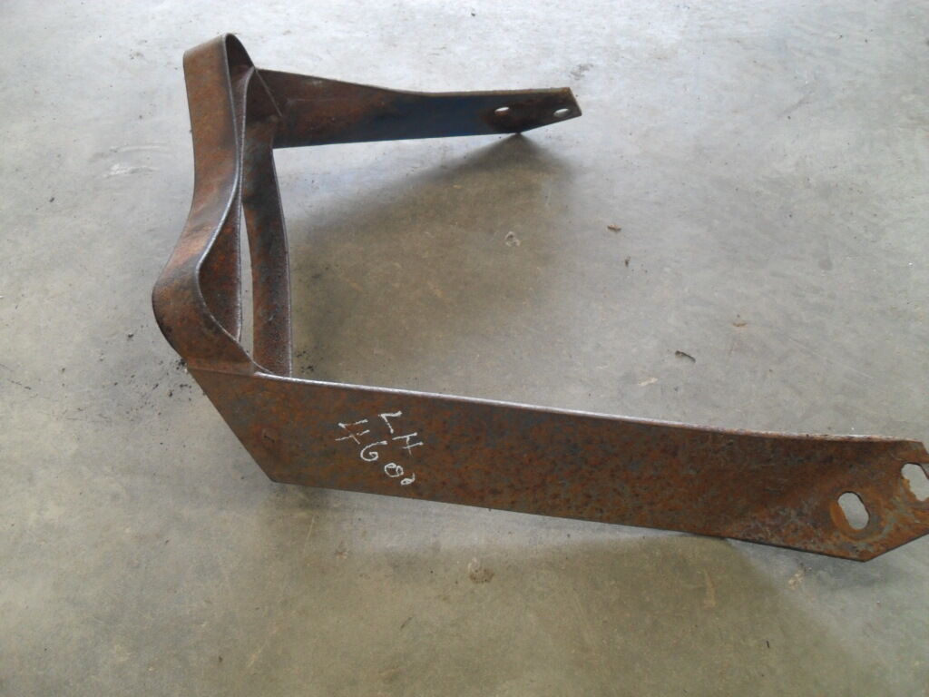 Ford 4600 Q CAB foot step Assembly – Gwynedd Farm Machinery Ltd