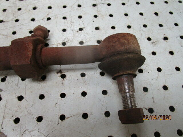 CASE IH 674 RH Track Rod Assembly in Good Condition – Gwynedd Farm ...