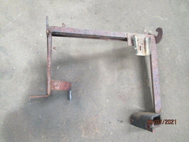 for, CASE IH 956 Bonnet Closing Bracket Assembly in Good Condition ...