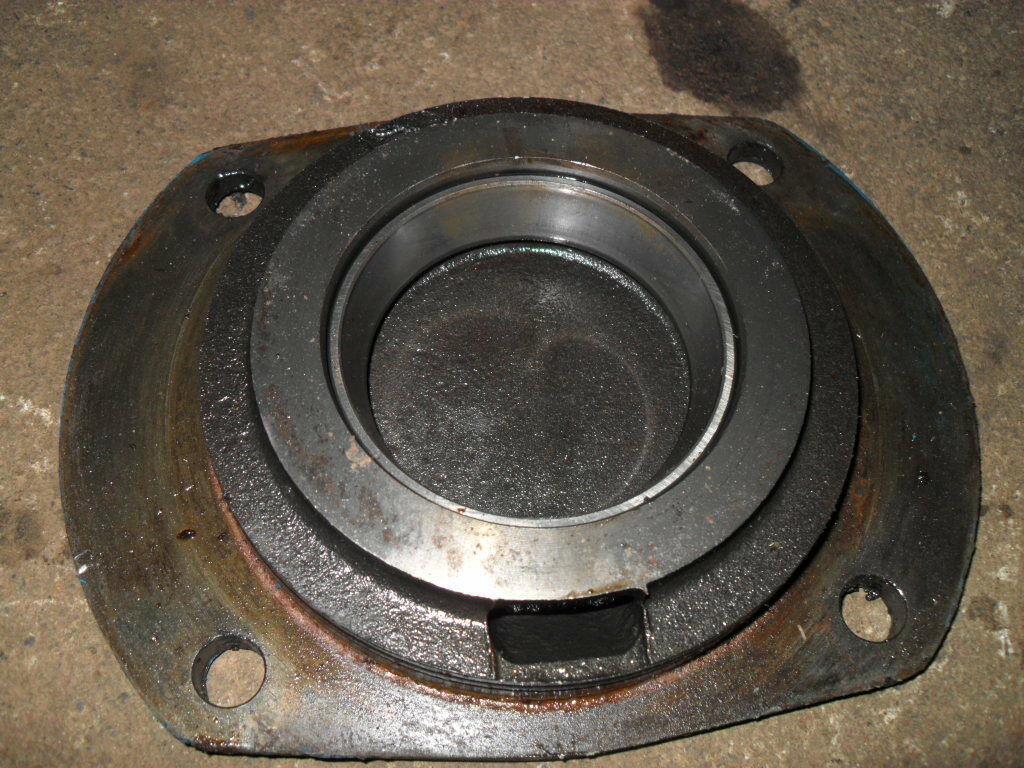 Ford 6610 PTO Top Shaft Cover & Bearing Carrier – Gwynedd Farm ...