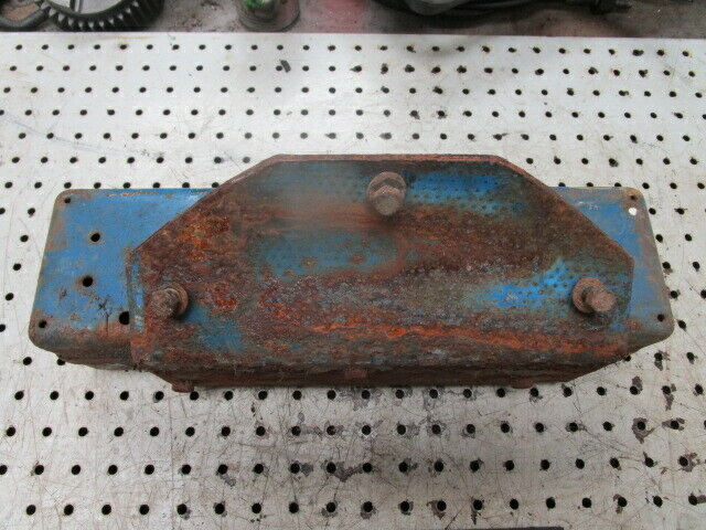 Ford 4600 Q Cab Tool Box & Mounting Bracket in Good Condition – Gwynedd ...