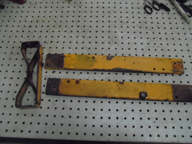 For DAVID BROWN 885 ENGINE AIR FILTER MOUNTING BRACKETS – Gwynedd Farm ...