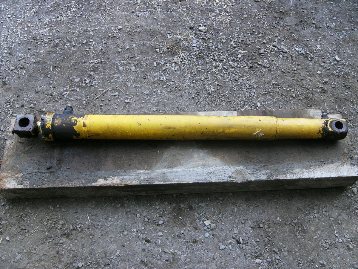 Ford 550 front loader bucket ram in good condition. – Gwynedd Farm ...