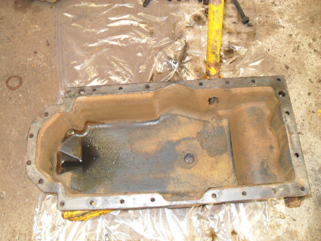 Case IH 684/685 Engine Sump – Gwynedd Farm Machinery Ltd