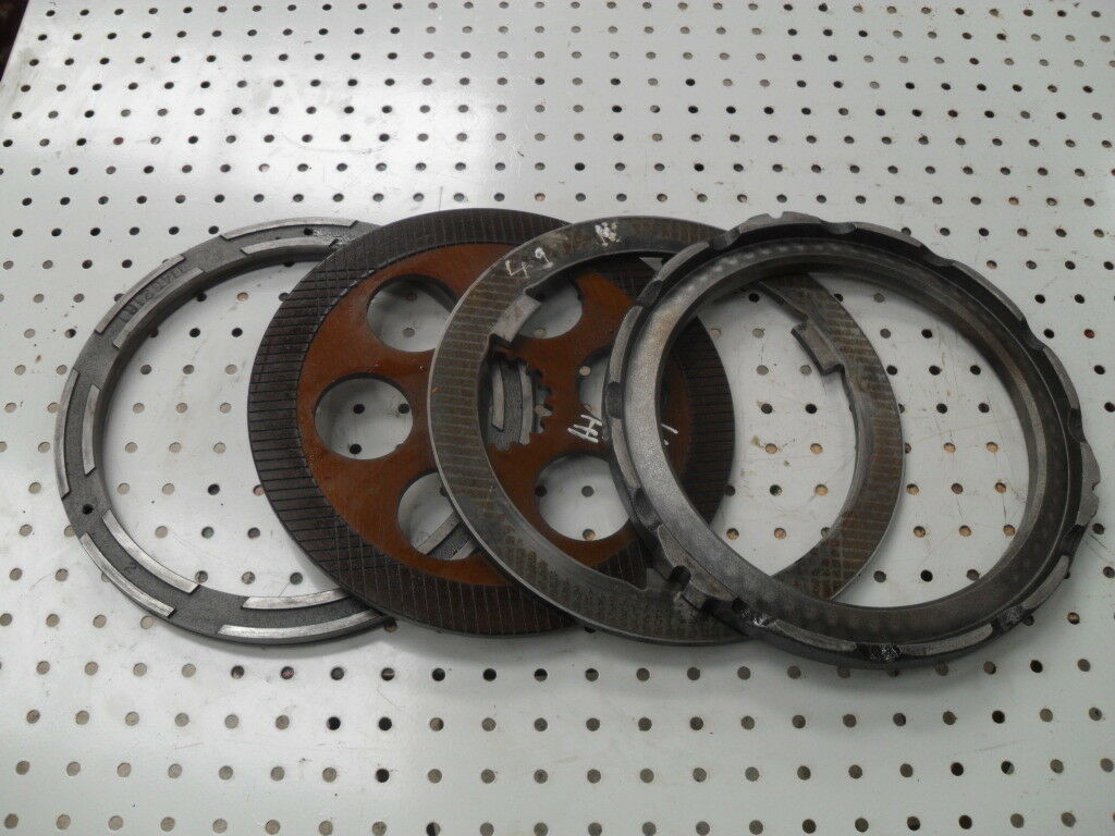 Case / IH 495 / 695 / 885 Brake Disc With Piston & Wear Plates in Good ...