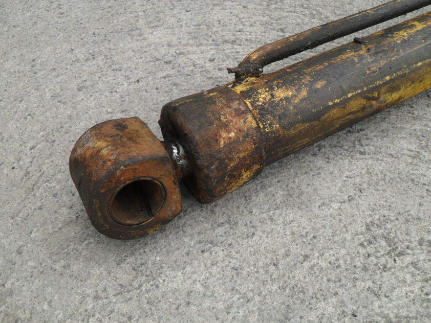 JCB 3CX Back Actor Extender Ram in Good condition – Gwynedd Farm ...