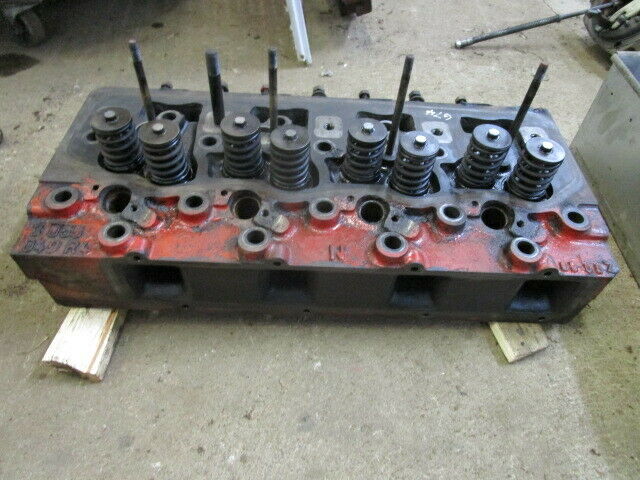 Case IH 674 Engine Cylinder Head Assembly in Good Condition – Gwynedd ...