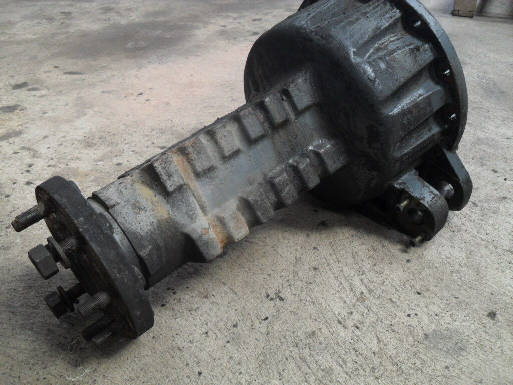 Ford/New Holland 8340 LH Rear Axle Trumpet Housing & Epicyclic Unit ...